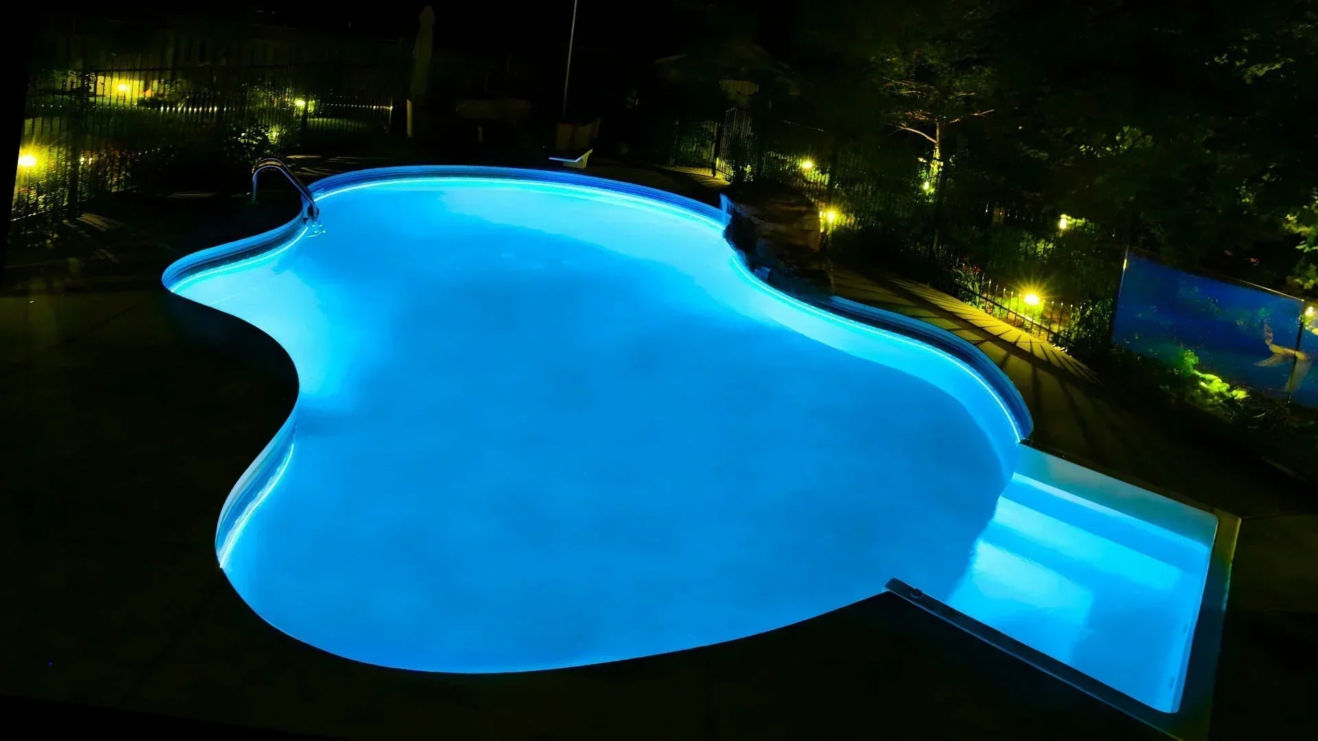 Best Waterproof LED Strip Lights for Above-Ground Pools (Complete Guid ...